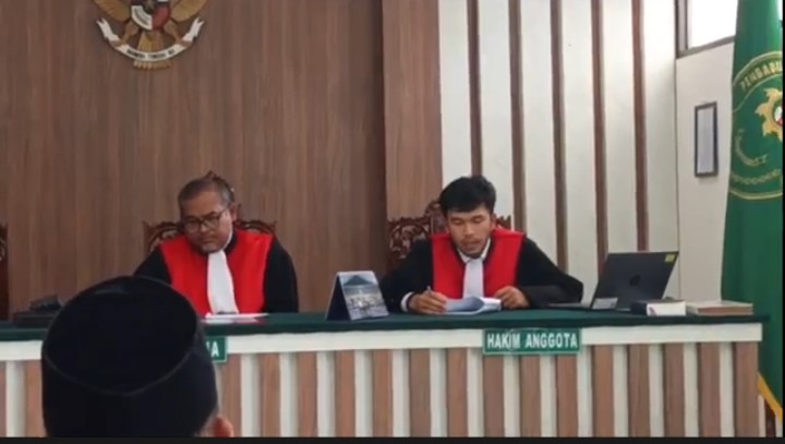 Kasus Bollard, Anggota DPRD Sungai Penuh Fahrudin Didenda Rp30 Juta dan ...