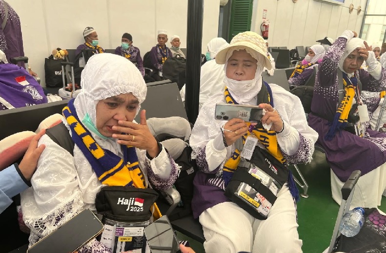 Jamaah Haji Diminta Tak Bawa Payung dan Kabel Rol ke Kabin Pesawat